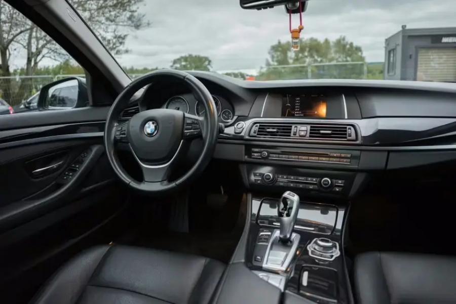 Pelēks BMW 520 2014 Liepāja, ar dzinēja tilpumu 2.00 L un nobraukumu 240 tūkst. km par 13250 €, foto 19 vietnē AUTOMOTO.COM.LV