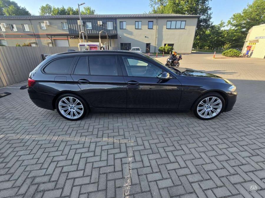 Grey BMW 520 2014 in Marijampole, with an engine capacity of 2.00 L and mileage of 305 thousand km for 9880 €, photo 9 on AUTOMOTO.COM.LV