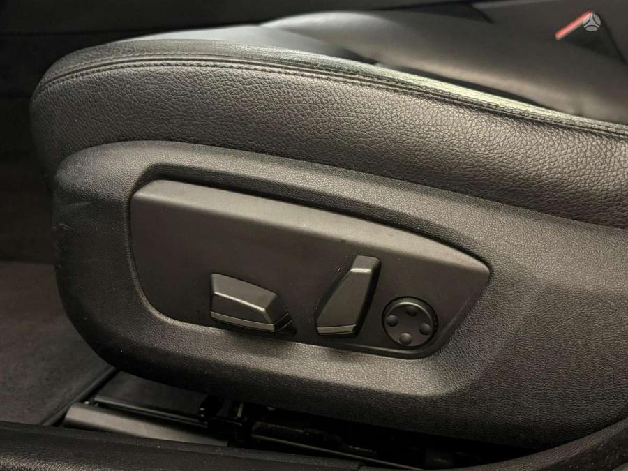 Grey BMW 520 2014 in Marijampole, with an engine capacity of 2.00 L and mileage of 282 thousand km for 12650 €, photo 13 on AUTOMOTO.COM.LV