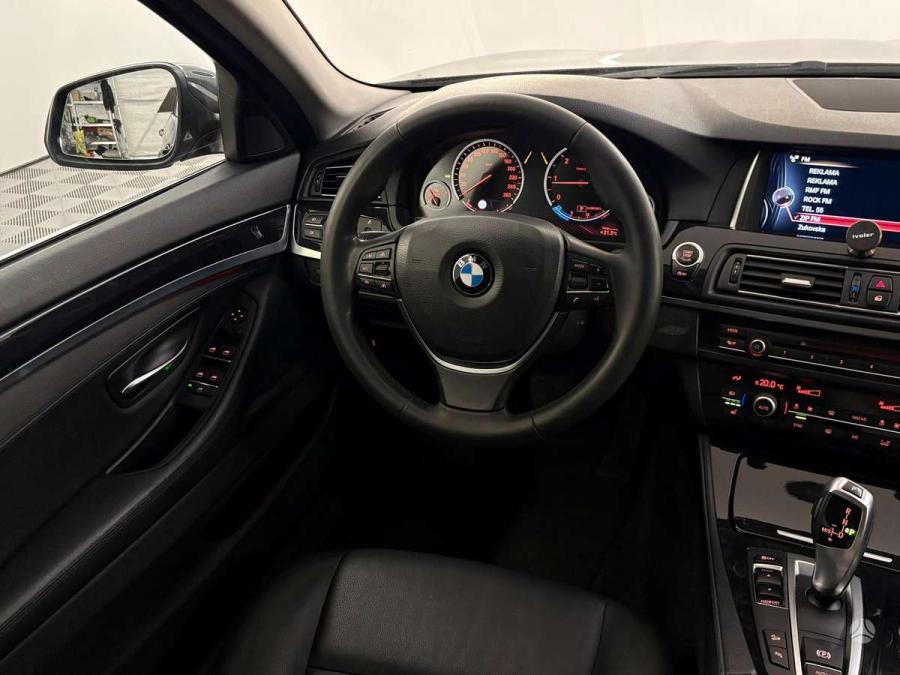 Grey BMW 520 2014 in Marijampole, with an engine capacity of 2.00 L and mileage of 282 thousand km for 12650 €, photo 22 on AUTOMOTO.COM.LV