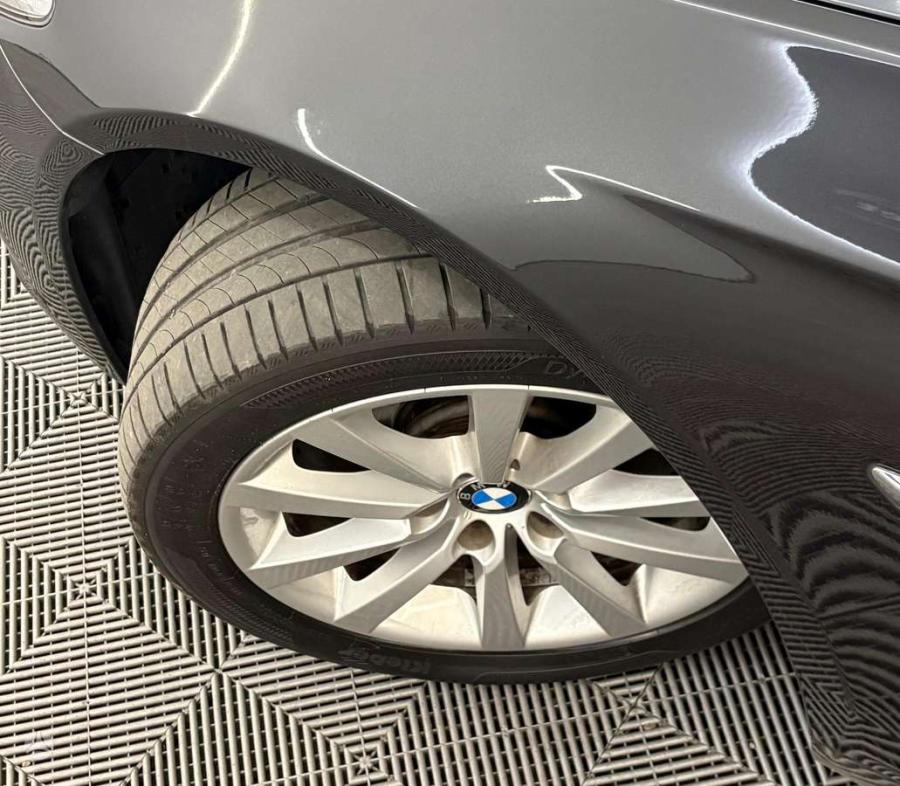 Grey BMW 520 2014 in Marijampole, with an engine capacity of 2.00 L and mileage of 282 thousand km for 12650 €, photo 25 on AUTOMOTO.COM.LV