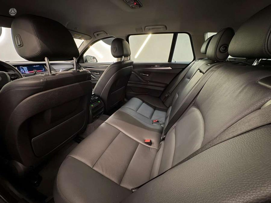Grey BMW 520 2014 in Marijampole, with an engine capacity of 2.00 L and mileage of 282 thousand km for 12650 €, photo 30 on AUTOMOTO.COM.LV