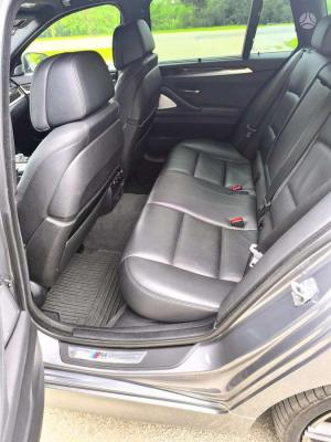 Grey BMW 520 2014 in Birzai, with an engine capacity of 2.00 L and mileage of 296 thousand km for 13300 €, photo 11 on AUTOMOTO.COM.LV
