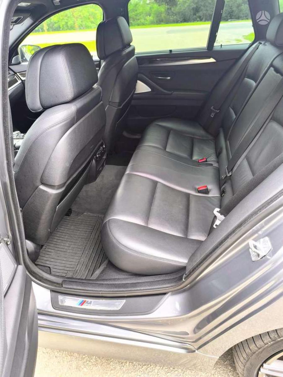 Grey BMW 520 2014 in Birzai, with an engine capacity of 2.00 L and mileage of 296 thousand km for 13300 €, photo 11 on AUTOMOTO.COM.LV