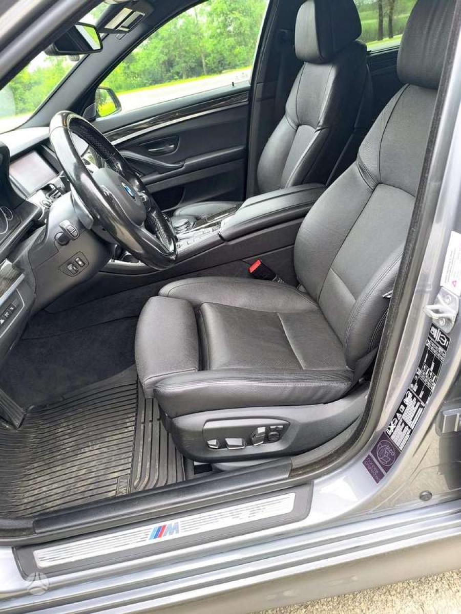 Grey BMW 520 2014 in Birzai, with an engine capacity of 2.00 L and mileage of 296 thousand km for 13300 €, photo 12 on AUTOMOTO.COM.LV
