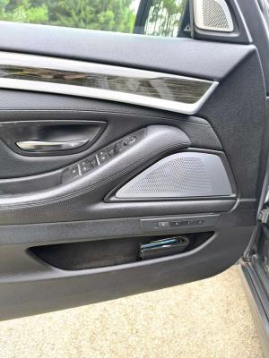 Grey BMW 520 2014 in Birzai, with an engine capacity of 2.00 L and mileage of 296 thousand km for 13300 €, photo 13 on AUTOMOTO.COM.LV