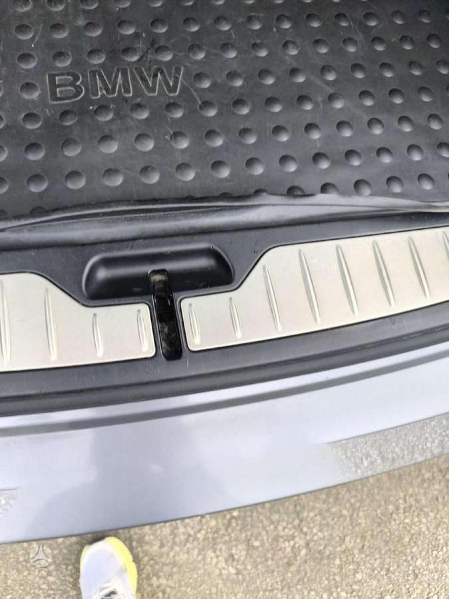 Grey BMW 520 2014 in Birzai, with an engine capacity of 2.00 L and mileage of 296 thousand km for 13300 €, photo 17 on AUTOMOTO.COM.LV