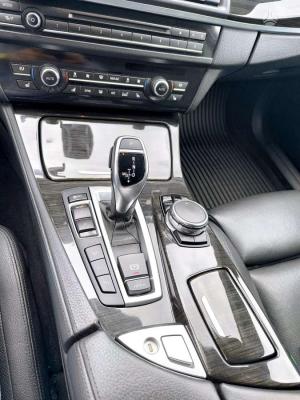 Grey BMW 520 2014 in Birzai, with an engine capacity of 2.00 L and mileage of 296 thousand km for 13300 €, photo 21 on AUTOMOTO.COM.LV