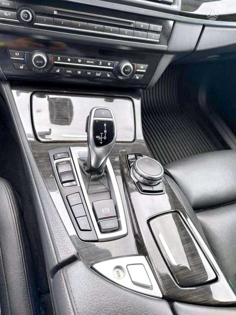 Grey BMW 520 2014 in Birzai, with an engine capacity of 2.00 L and mileage of 296 thousand km for 13300 €, photo 21 on AUTOMOTO.COM.LV