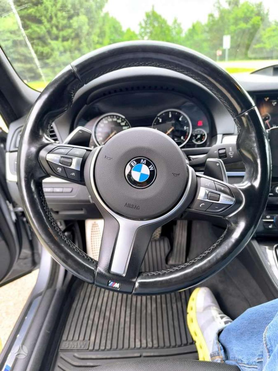 Grey BMW 520 2014 in Birzai, with an engine capacity of 2.00 L and mileage of 296 thousand km for 13300 €, photo 23 on AUTOMOTO.COM.LV