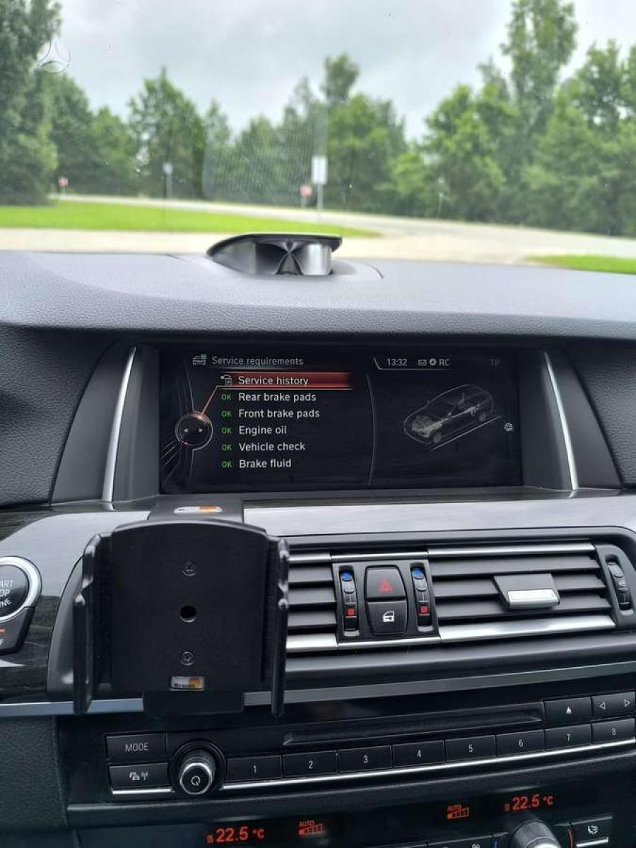 Grey BMW 520 2014 in Birzai, with an engine capacity of 2.00 L and mileage of 296 thousand km for 13300 €, photo 25 on AUTOMOTO.COM.LV