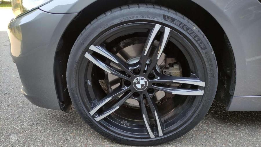 Grey BMW 520 2014 in Raseiniai, with an engine capacity of 2.00 L and mileage of 329 thousand km for 9700 €, photo 8 on AUTOMOTO.COM.LV