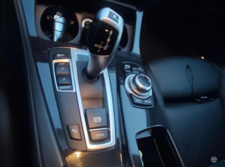 Grey BMW 520 2014 in Raseiniai, with an engine capacity of 2.00 L and mileage of 329 thousand km for 9700 €, photo 18 on AUTOMOTO.COM.LV