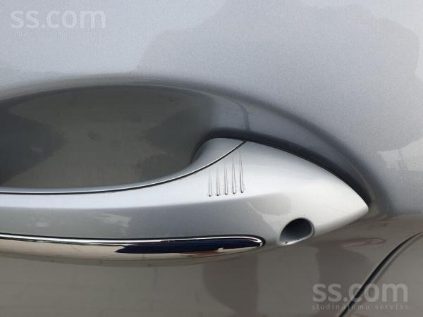 Grey BMW 520 2014 in Riga, with an engine capacity of 2.00 L and mileage of 293 thousand km for 10750 €, photo 9 on AUTOMOTO.COM.LV