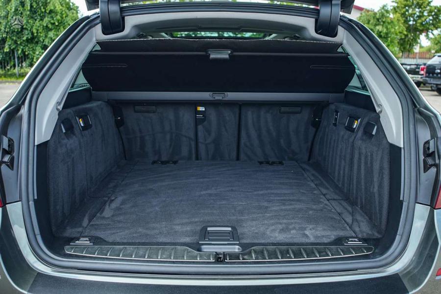 Grey BMW 520 2014 in Marijampole, with an engine capacity of 2.00 L and mileage of 334 thousand km for 10250 €, photo 15 on AUTOMOTO.COM.LV