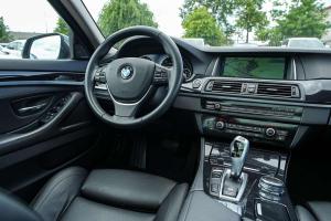 Grey BMW 520 2014 in Marijampole, with an engine capacity of 2.00 L and mileage of 334 thousand km for 10250 €, photo 18 on AUTOMOTO.COM.LV