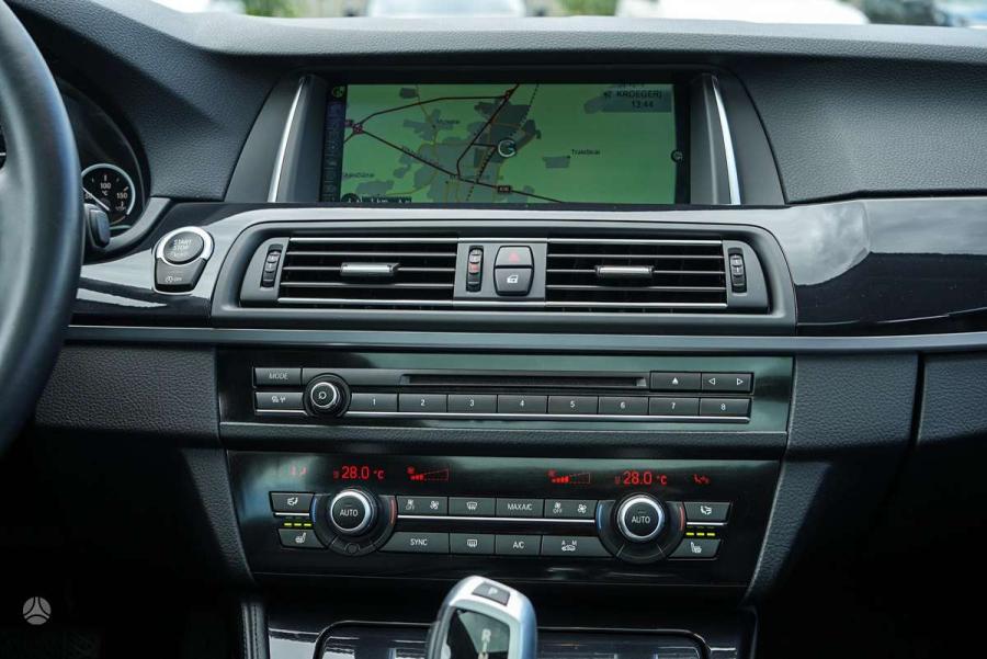 Grey BMW 520 2014 in Marijampole, with an engine capacity of 2.00 L and mileage of 334 thousand km for 10250 €, photo 20 on AUTOMOTO.COM.LV