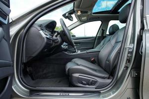 Grey BMW 520 2014 in Marijampole, with an engine capacity of 2.00 L and mileage of 334 thousand km for 10250 €, photo 27 on AUTOMOTO.COM.LV