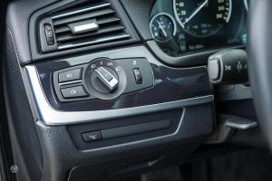 Grey BMW 520 2014 in Marijampole, with an engine capacity of 2.00 L and mileage of 334 thousand km for 10250 €, photo 29 on AUTOMOTO.COM.LV