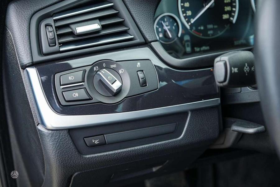 Grey BMW 520 2014 in Marijampole, with an engine capacity of 2.00 L and mileage of 334 thousand km for 10250 €, photo 29 on AUTOMOTO.COM.LV