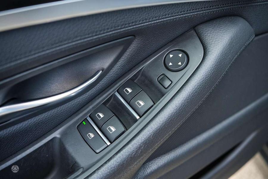 Grey BMW 520 2014 in Marijampole, with an engine capacity of 2.00 L and mileage of 334 thousand km for 10250 €, photo 30 on AUTOMOTO.COM.LV