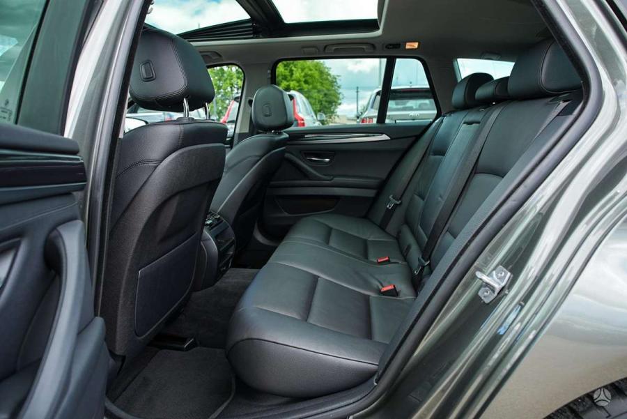 Grey BMW 520 2014 in Marijampole, with an engine capacity of 2.00 L and mileage of 334 thousand km for 10250 €, photo 33 on AUTOMOTO.COM.LV