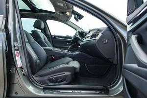 Grey BMW 520 2014 in Marijampole, with an engine capacity of 2.00 L and mileage of 334 thousand km for 10250 €, photo 38 on AUTOMOTO.COM.LV