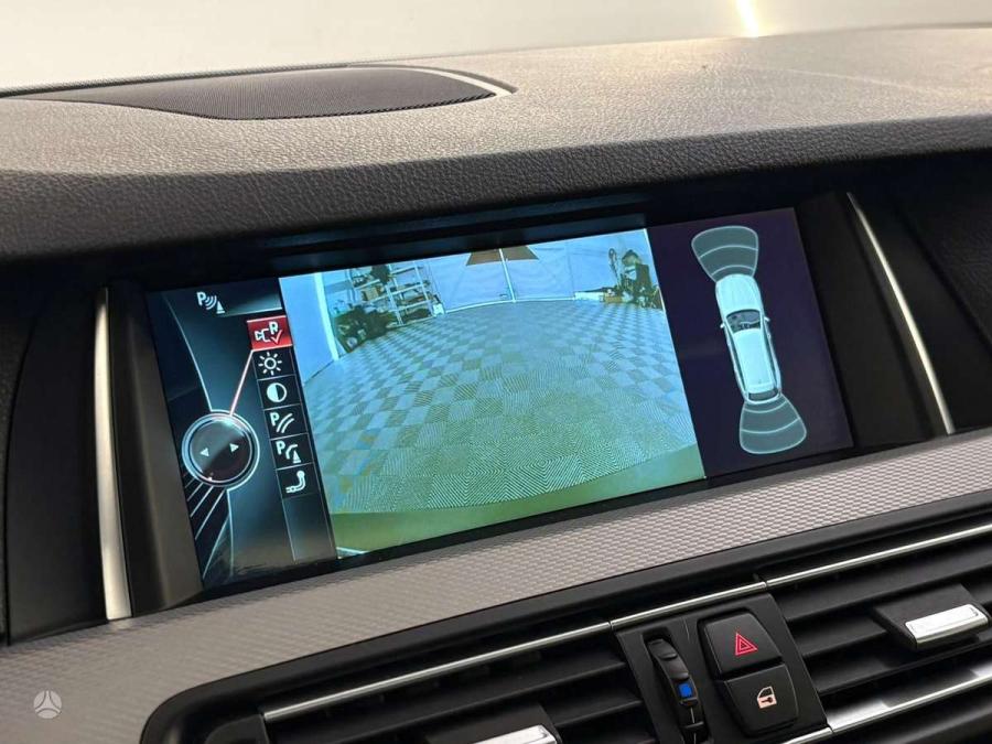 Grey BMW 520 2014 in Marijampole, with an engine capacity of 2.00 L and mileage of 281 thousand km for 11500 €, photo 4 on AUTOMOTO.COM.LV