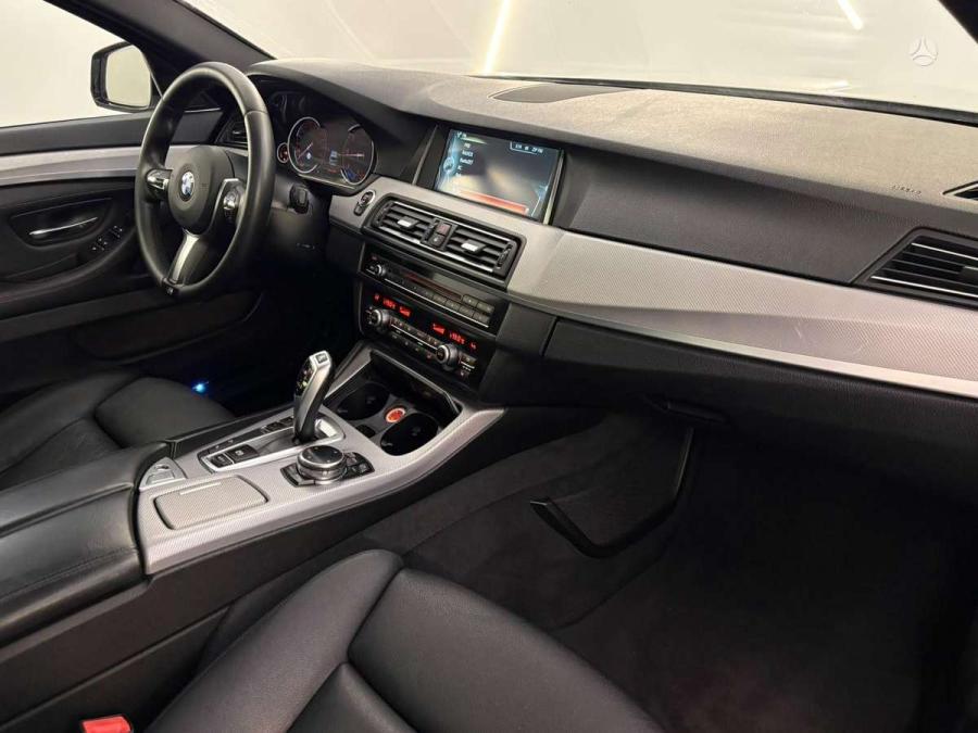 Grey BMW 520 2014 in Marijampole, with an engine capacity of 2.00 L and mileage of 281 thousand km for 11500 €, photo 7 on AUTOMOTO.COM.LV