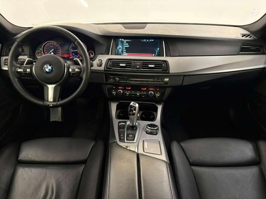 Grey BMW 520 2014 in Marijampole, with an engine capacity of 2.00 L and mileage of 281 thousand km for 11500 €, photo 8 on AUTOMOTO.COM.LV