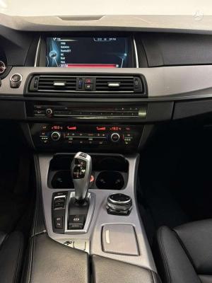 Grey BMW 520 2014 in Marijampole, with an engine capacity of 2.00 L and mileage of 281 thousand km for 11500 €, photo 9 on AUTOMOTO.COM.LV