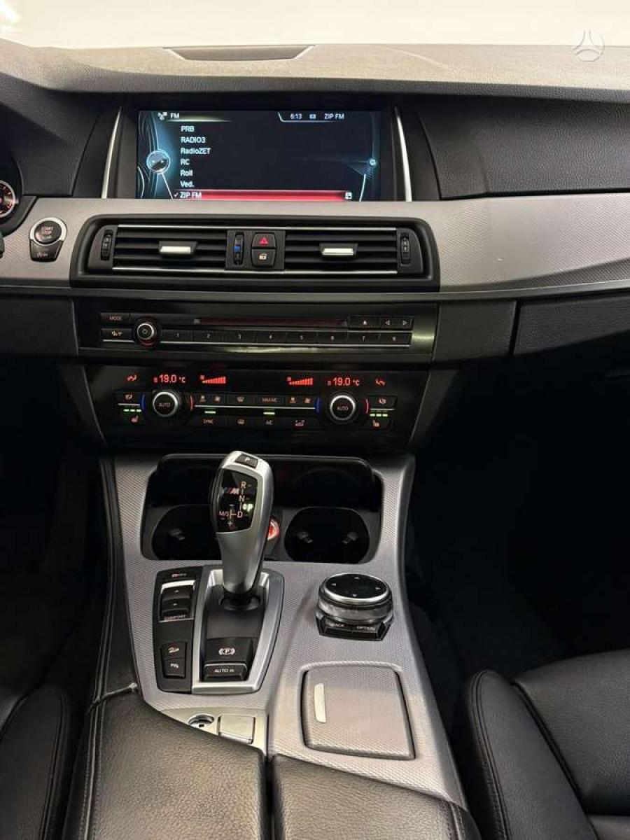 Grey BMW 520 2014 in Marijampole, with an engine capacity of 2.00 L and mileage of 281 thousand km for 11500 €, photo 9 on AUTOMOTO.COM.LV