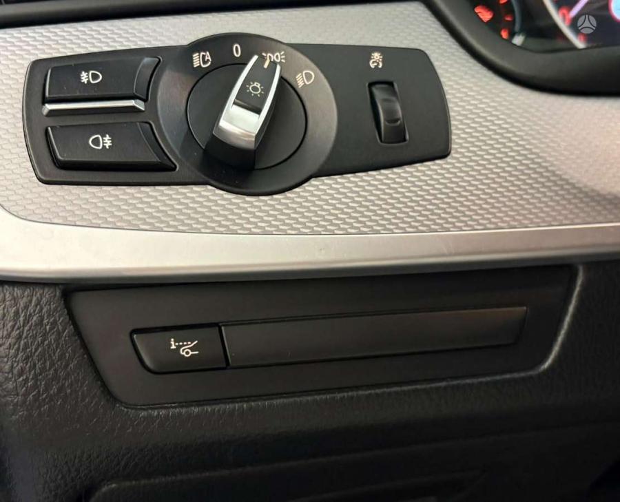 Grey BMW 520 2014 in Marijampole, with an engine capacity of 2.00 L and mileage of 281 thousand km for 11500 €, photo 10 on AUTOMOTO.COM.LV