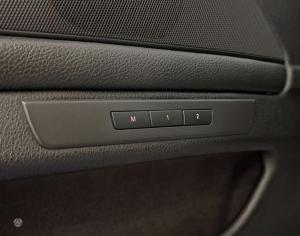 Grey BMW 520 2014 in Marijampole, with an engine capacity of 2.00 L and mileage of 281 thousand km for 11500 €, photo 16 on AUTOMOTO.COM.LV