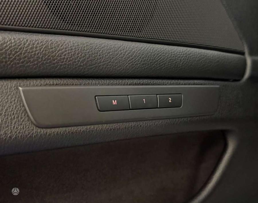 Grey BMW 520 2014 in Marijampole, with an engine capacity of 2.00 L and mileage of 281 thousand km for 11500 €, photo 16 on AUTOMOTO.COM.LV