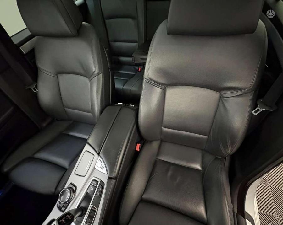 Grey BMW 520 2014 in Marijampole, with an engine capacity of 2.00 L and mileage of 281 thousand km for 11500 €, photo 17 on AUTOMOTO.COM.LV