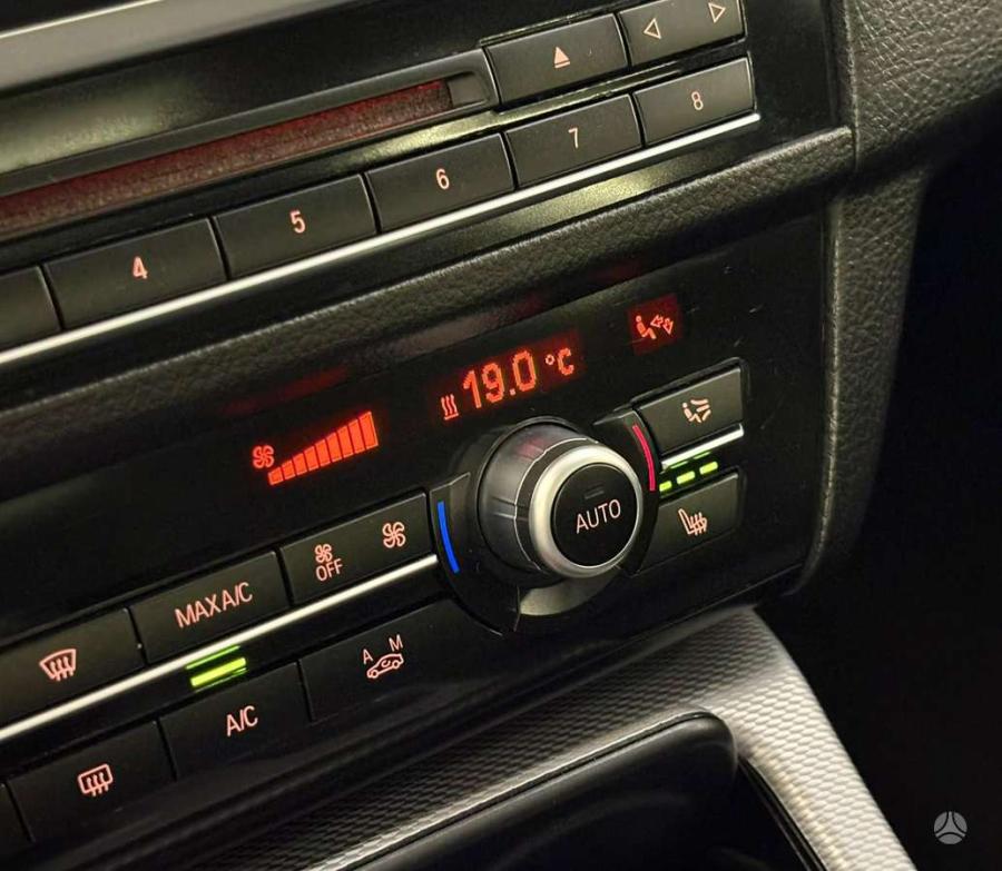 Grey BMW 520 2014 in Marijampole, with an engine capacity of 2.00 L and mileage of 281 thousand km for 11500 €, photo 35 on AUTOMOTO.COM.LV