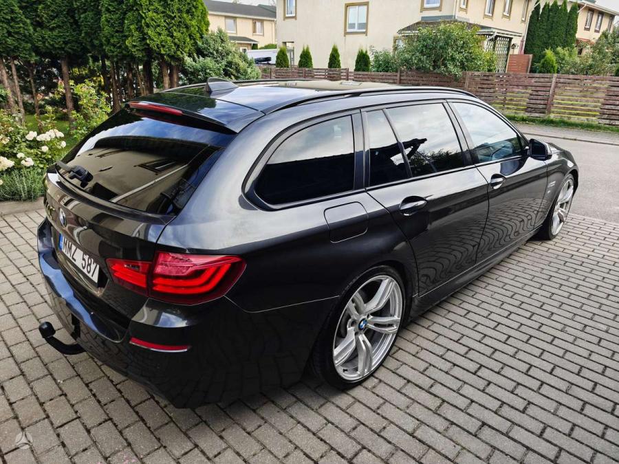 Grey BMW 520 2014 in Vilnius, with an engine capacity of 2.00 L and mileage of 303 thousand km for 10000 €, photo 4 on AUTOMOTO.COM.LV