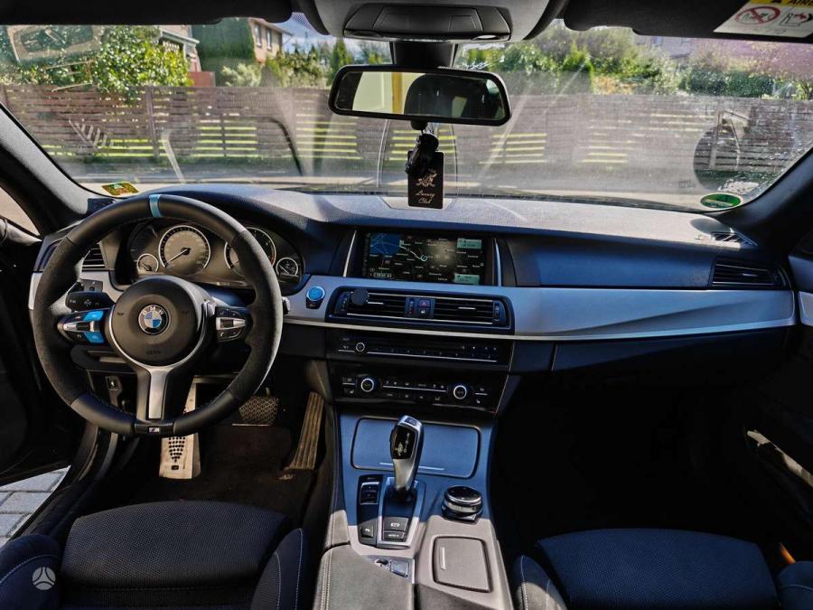 Grey BMW 520 2014 in Vilnius, with an engine capacity of 2.00 L and mileage of 303 thousand km for 10000 €, photo 8 on AUTOMOTO.COM.LV
