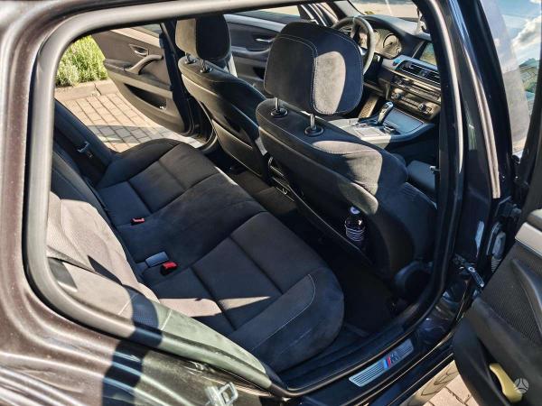 Grey BMW 520 2014 in Vilnius, with an engine capacity of 2.00 L and mileage of 303 thousand km for 10000 €, photo 11 on AUTOMOTO.COM.LV
