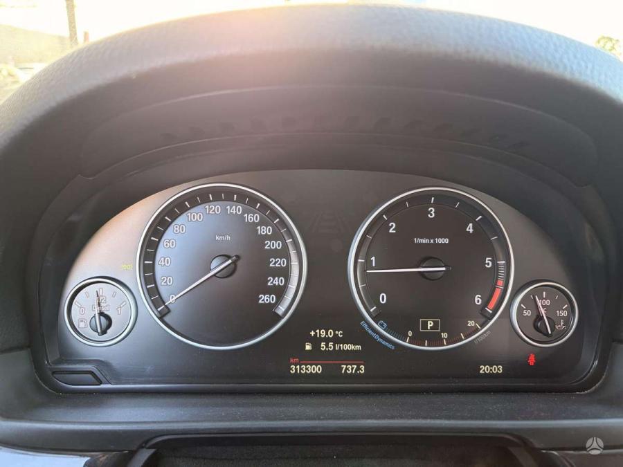 Pelēks BMW 520 2014 Kauņa, ar dzinēja tilpumu 2.00 L un nobraukumu 313 tūkst. km par 8200 €, foto 15 vietnē AUTOMOTO.COM.LV