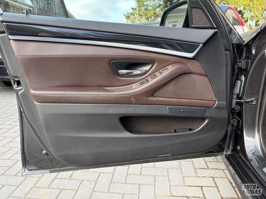 Pelēks BMW 520 2014 Viļņa, ar dzinēja tilpumu 2.00 L un nobraukumu 315 tūkst. km par 13500 €, foto 18 vietnē AUTOMOTO.COM.LV