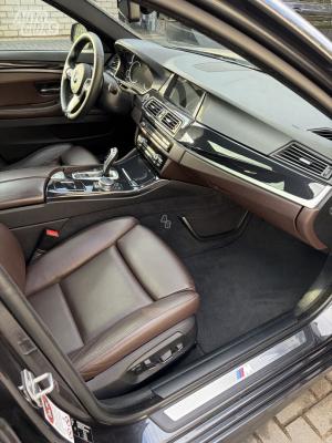Pelēks BMW 520 2014 Viļņa, ar dzinēja tilpumu 2.00 L un nobraukumu 315 tūkst. km par 13500 €, foto 21 vietnē AUTOMOTO.COM.LV
