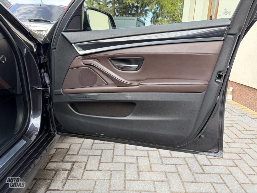 Pelēks BMW 520 2014 Viļņa, ar dzinēja tilpumu 2.00 L un nobraukumu 315 tūkst. km par 13500 €, foto 22 vietnē AUTOMOTO.COM.LV