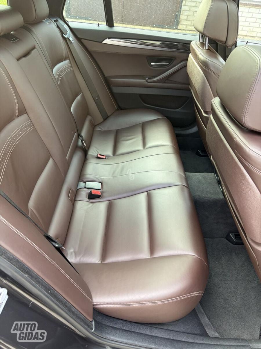 Pelēks BMW 520 2014 Viļņa, ar dzinēja tilpumu 2.00 L un nobraukumu 315 tūkst. km par 13500 €, foto 24 vietnē AUTOMOTO.COM.LV