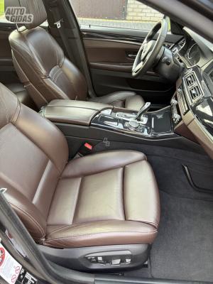 Pelēks BMW 520 2014 Viļņa, ar dzinēja tilpumu 2.00 L un nobraukumu 315 tūkst. km par 13500 €, foto 25 vietnē AUTOMOTO.COM.LV