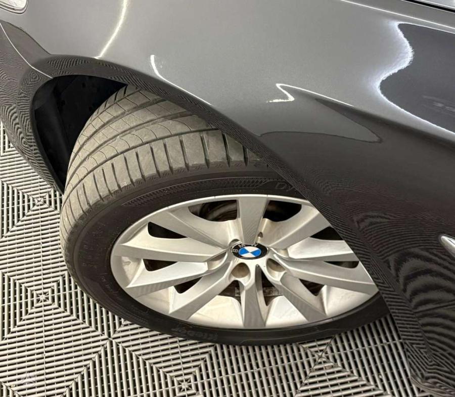 Pelēks BMW 520 2014 Marijampole, ar dzinēja tilpumu 2.00 L un nobraukumu 282 tūkst. km par 10500 €, foto 29 vietnē AUTOMOTO.COM.LV