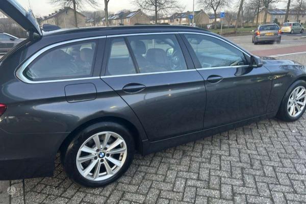 Pelēks BMW 520 2015 Utena, ar dzinēja tilpumu 2.00 L un nobraukumu 300 tūkst. km par 7700 €, foto 3 vietnē AUTOMOTO.COM.LV