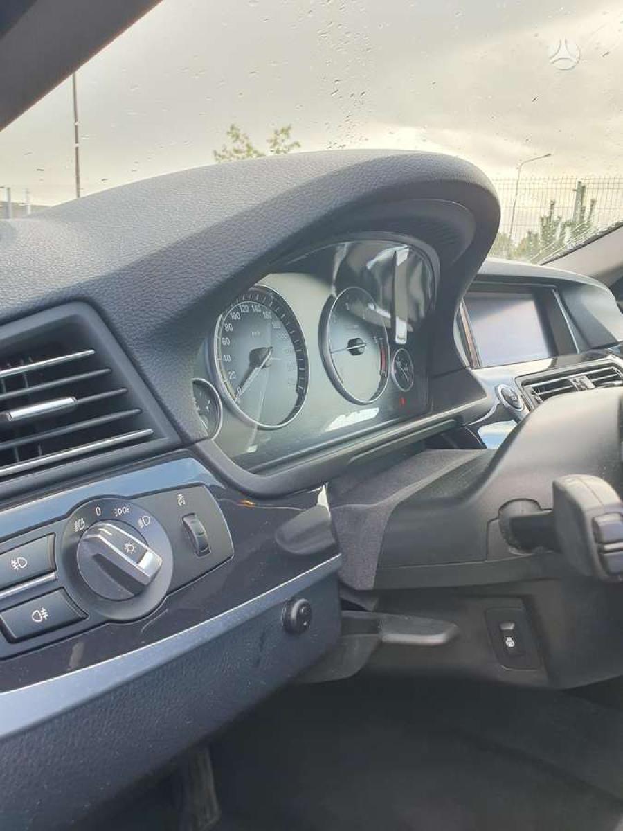 Pelēks BMW 520 2015 Šauļi, ar dzinēja tilpumu 2.00 L un nobraukumu 300 tūkst. km par 11500 €, foto 12 vietnē AUTOMOTO.COM.LV