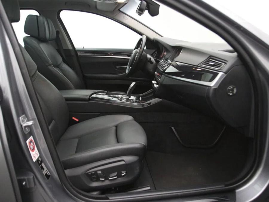 Grey BMW 520 2015 in Vilnius, with an engine capacity of 2.00 L and mileage of 209 thousand km for 12599 €, photo 15 on AUTOMOTO.COM.LV